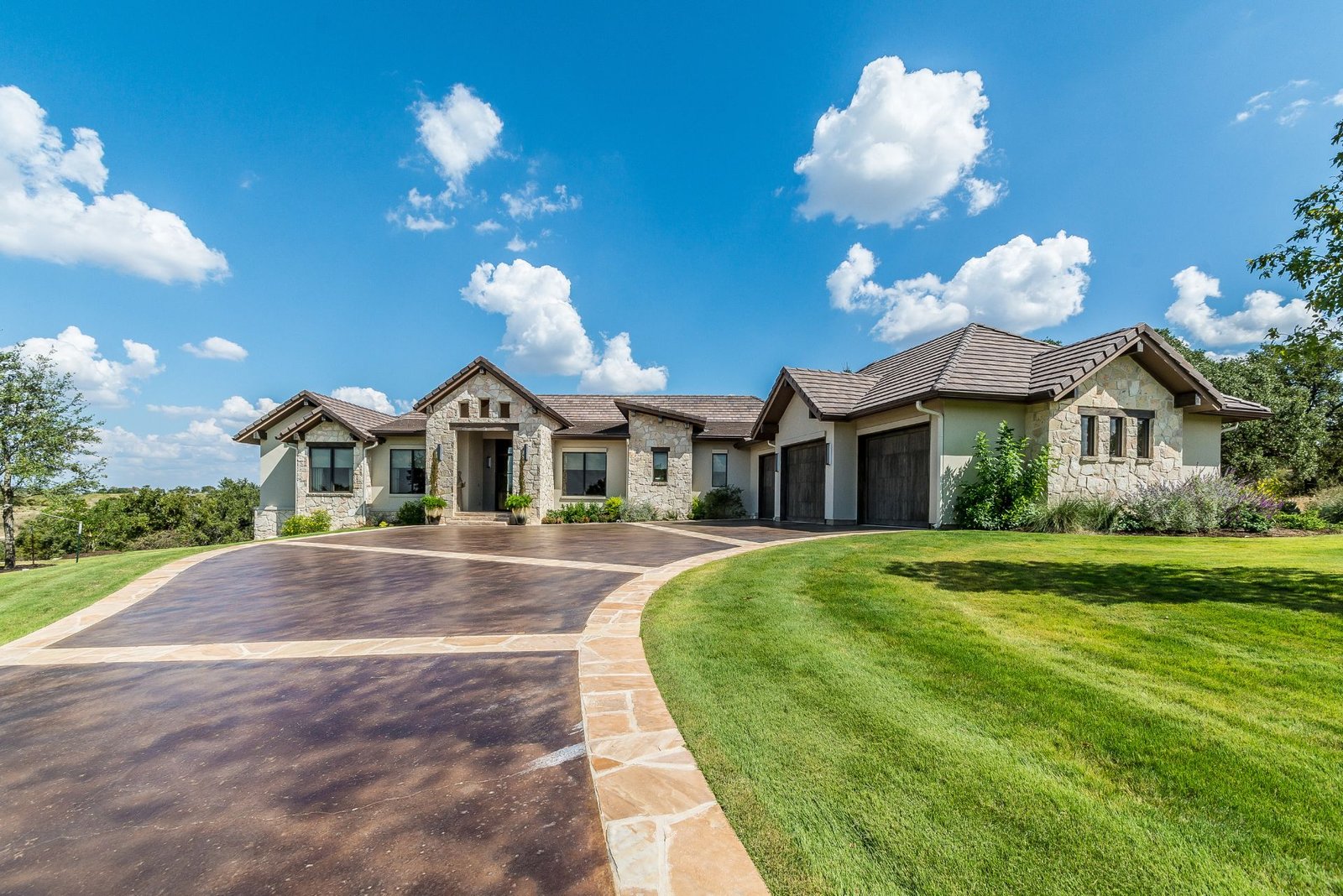 Ultimate Guide To Concrete Driveway Finishes NZ